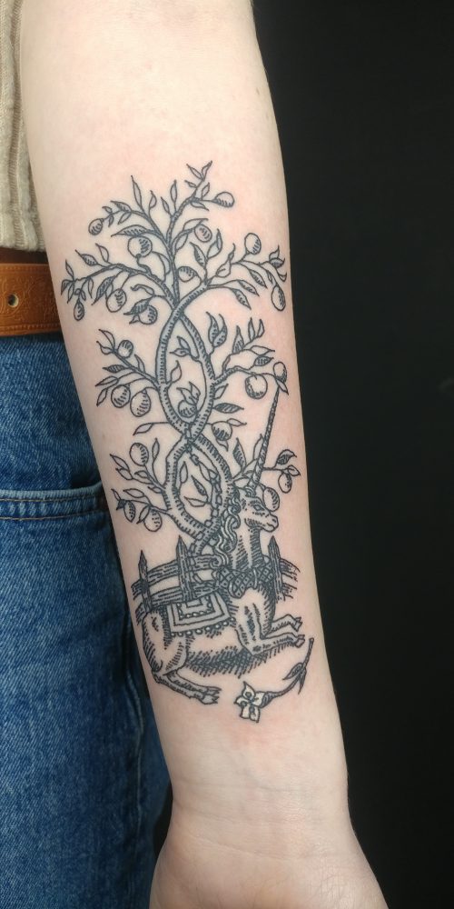 HIDDEN MOON TATTOO | Vivian Tattoo