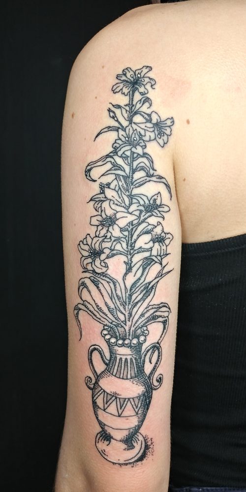 HIDDEN MOON TATTOO | Vivian Tattoo